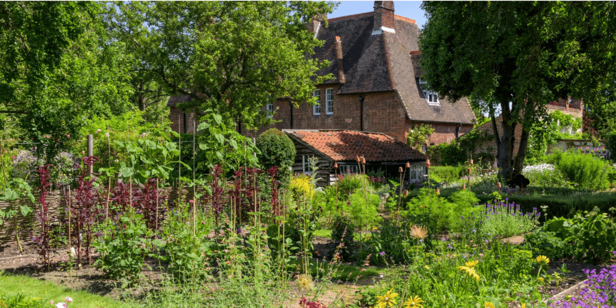 Red House Gardens - Visiting? All YOU need to know!
